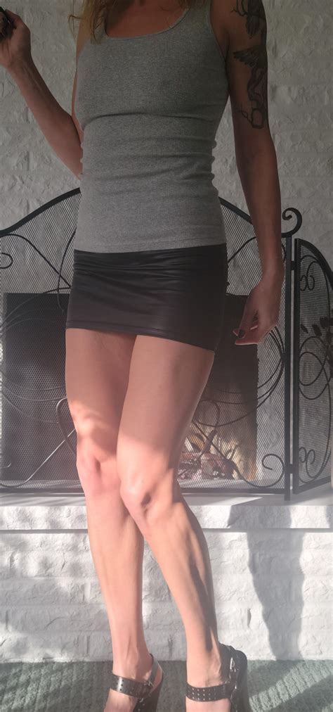 Friday Night Attire On A Monday Rcougarsandmilfssfw