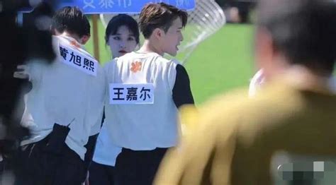 王嘉尔宋雨琦恋情曝光？网友扒出互动蛛丝马迹。 知乎