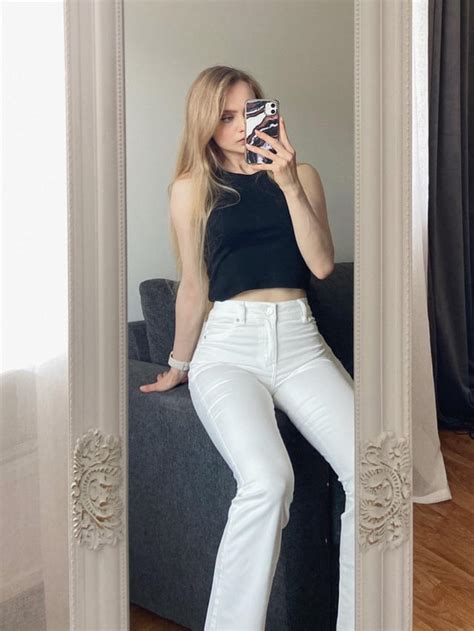 Feeling Cute [f26] R Amihotsfw