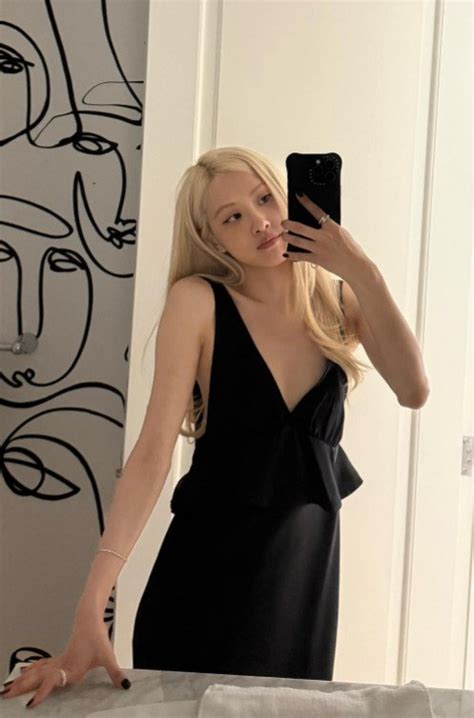 로제 Lacma서 깊게 파인 과감 원피스…넘치는 섹시미 [n샷] 아이돌24시 네이트 연예