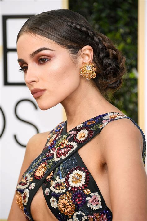 El Lado Beauty Más Dorado Mexican Hairstyles Big Bun Hair Hair