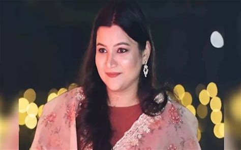 Ias Success Story रंग लाई दुकानदार की बेटी की मेहनत सेल्‍फ स्‍टडी के दम पर चौथें प्रयास में