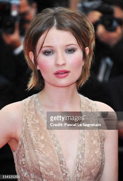 Actress Emily Browning Arrives At The Sleeping Beauty Premiere Nachrichtenfoto Getty Images