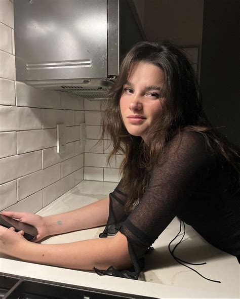 Jules Leblanc Pretty People Julianna Leblanc Ex Girlfriends