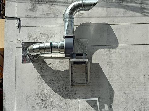 ปล่องดูดควัน บริษัท ส สุวรรณ สแตนเลสสตีล จำกัด รับติดตั้งรางน้ำ ปล่องดูดควัน ลูกหมุนระบาย