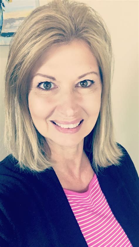 Hair And Makeup Women Over 50 Natural Beauty Treatments Natural Beauty