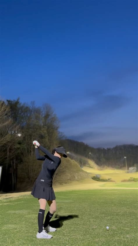 한방 맞음🚀 의류 Hatesummerofficial 필드레슨 강남골프 강남골프레슨 판교골프 판교골프레슨 박수빈프로 강남골프레슨⛳️ Facebook