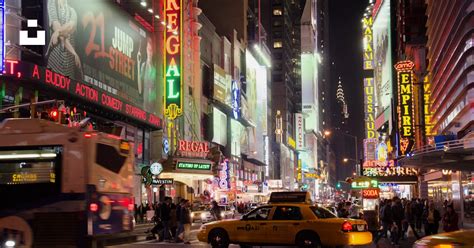 교통량이 많은 바쁜 도시 거리 사진 Unsplash의 무료 Myc 타임스 스퀘어 이미지