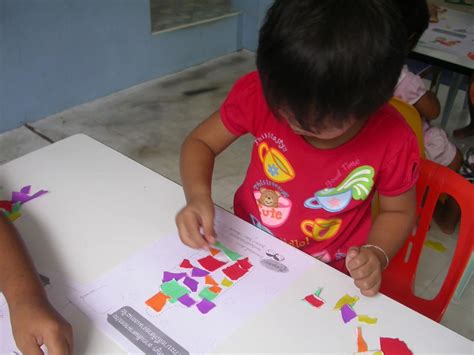 ฉีก ตัด แปะ กระตุ้นพัฒนาการเด็ก Gotoknow