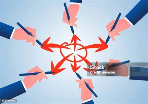 펜이 있는 다섯 손은 내부에서 부터 중앙 지점에서 화살을 뽑고 전략적 후퇴 다양한 아이디어와 아이디어 투자 및 자본 인출 팀