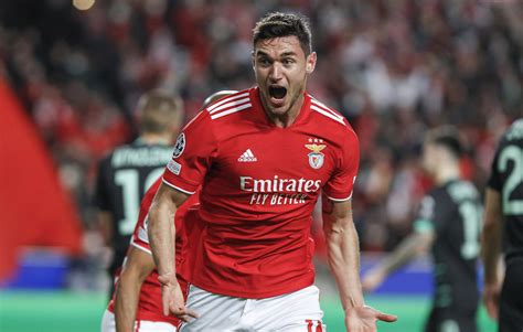 Динамо програло Бенфіці в останньому матчі Ліги чемпіонів Забив Яремчук Збруч