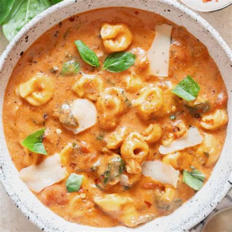 Quick Creamy Tomato Tortellini Soup Curry Trail