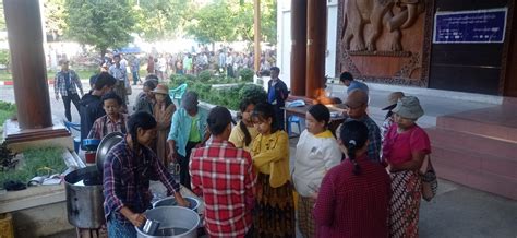 ကသာမြို့၌ ဒေသခံပြည်သူများအား ပြင်ပပေါက်ဈေးထက် ဈေးနှုန်းသက်သာစွာဖြင့် စားအုန်းဆီများ ရောင်းချပေး