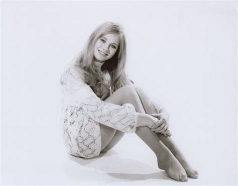 35 Fabulous Photos Of English Actress Linda Hayden In The 1960s