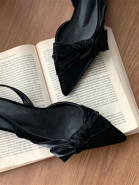 실버 볼륨리본 스틸레토 슬링백 단화 발레코어룩