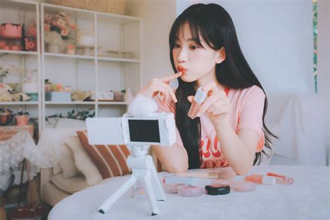 소니코리아 셀피 촬영의 즐거움을 선사하는 새로운 브이로그 카메라 ‘zv 1f 출시