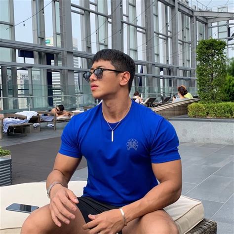 남성용 코튼 캐주얼 티셔츠 헬스장 운동 선수 피트니스 보디빌딩 근육 짧은 슬림핏 셔츠 패션 티탑 의류 여름 신상 Aliexpress