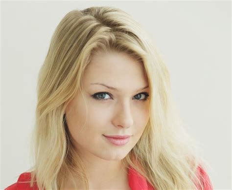 Lucy Heart Biography Wiki Age Height Career Photos And More