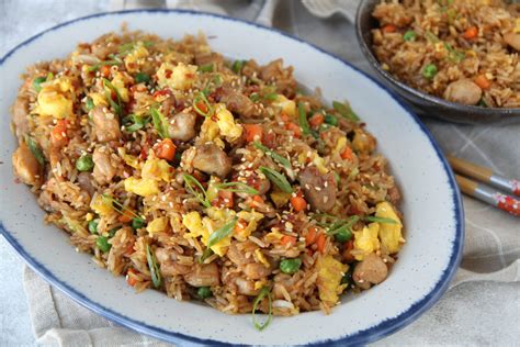 Stekt Ris Med Kylling Alt Asiatisk