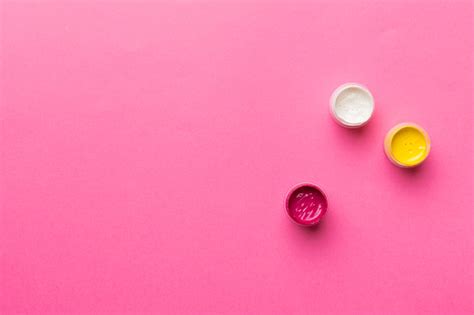 색깔의 배경에 다른 색상의 구아슈항아리 취미 회화 빈 공간이 있는 상단 뷰입니다 창의성을 위한 직장 가정 교육 컨셉 드로잉 0명에 대한 스톡 사진 및 기타 이미지 Istock