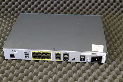 Cisco 1811 V08 Router Without Cf Card