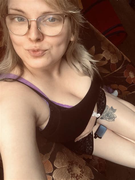 Back With Another No Makeup Selfie 25f R Selfie