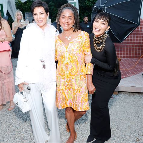 Doria Ragland La Mère De Meghan Markle Bras Dessus Bras Dessous Avec
