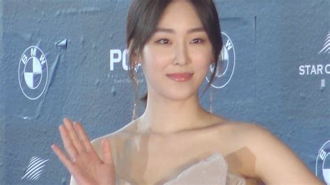 서현진 과감한 드레스도 이분이 입으시면 러블리 백상예술대상 Youtube