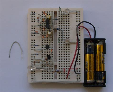 Montagens Electrónicas Flip flop óptico com sensor por led RGB alimentação xNiMH