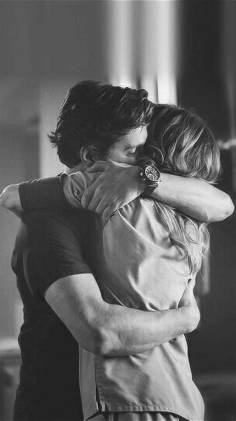 [100 ] Couples Hugging Pictures