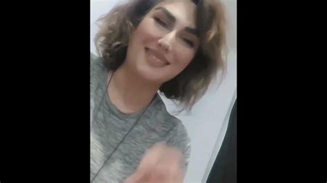 😛🤩شیخ چشم چران شیخی در پارک درحال نماز خواندن بود که چشمش به دختر خوشگل