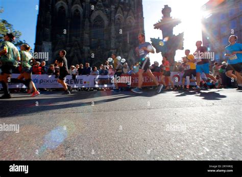 Der Kölnmarathon 2023 Ist Der 25 Und Damit Ein Jubiläumsmarathon Bei Wunderbarem Wetter Und