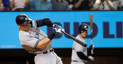 Mlb Sports World Reacts After Yankees Aaron Judge Hits Al Record Setting 62nd Home Run