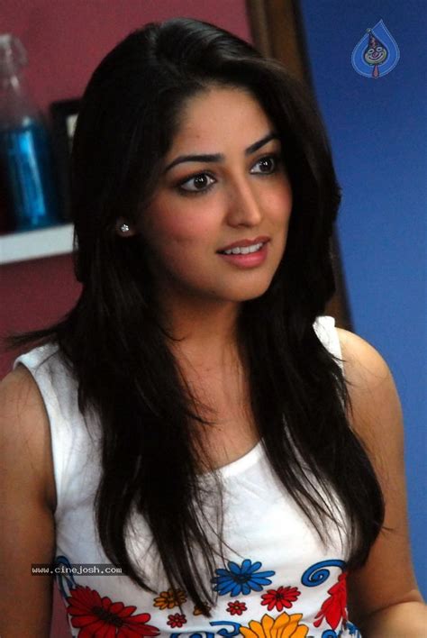 Yami Gautam New Hot Stills Photo Of