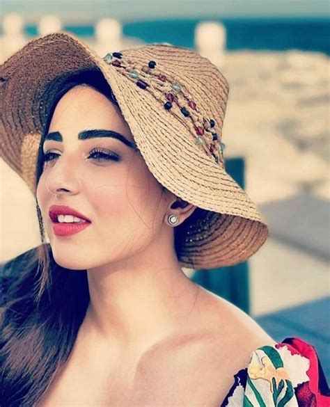 Singer Manjeet Singh Ral Aka Manj Musik And Pakistani Actress Ushna Shah Spotted In Dubai