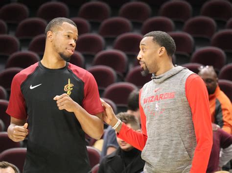 兄弟情杰夫 格林和德克尔赛前与骑士队员寒暄 虎扑NBA新闻