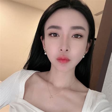 Elly Elly51986 • Threads Say More