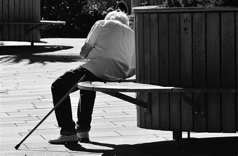 АНАЛИЗА Бројот на пензионери ќе надмине 333 000 притисокот врз ПИОМ расте Truthmeter