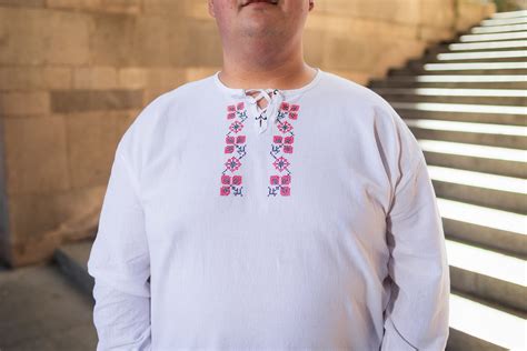 Мъжка риза с шевици Веникс производител на дрехи и тениски с шевици ризи с български