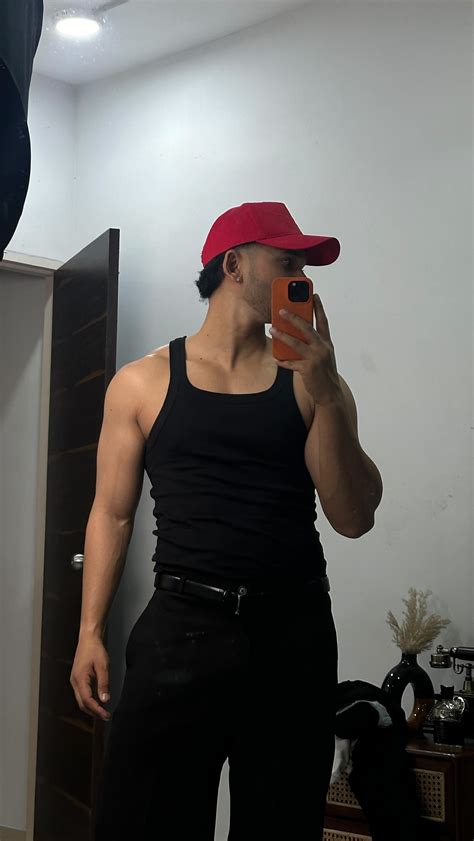 Yash Kadam Youtuber 🎥 Embracing The October Heat 🥵 October Weekend Mensfashion