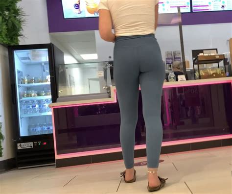 Blonde Tight Bubble Ass Not Oc Spandex Leggings Yoga Pants Forum