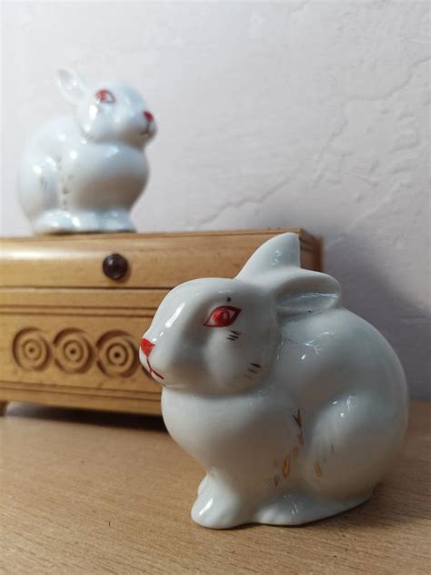 Фарфоровая статуетка кролика — ціна 400 грн у каталозі Статуетки Купити товари для дому та