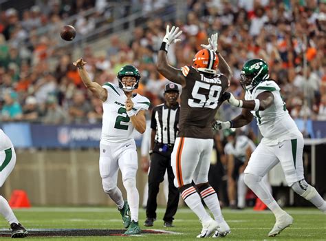 Cleveland Browns Vs New York Jets In The Hall Of Fame Preseason Game