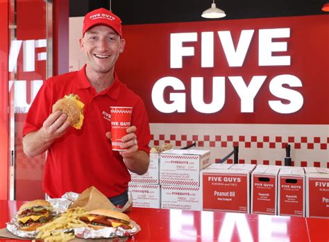 ‘파이브가이즈도 상륙… 美 버거 브랜드 ‘강남대전