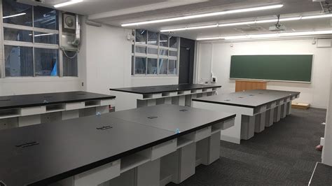 大学の実験教室 実験台入替納入｜有限会社丸正製作所