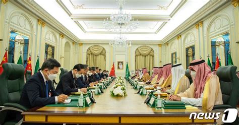 시진핑경제지원 약속에 아랍 국가 하나의 중국 지지 화답