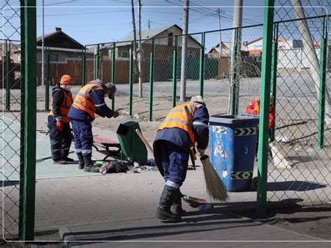 Баянзүрх дүүргийн хэмжээнд хүүхдийн тоглоомын талбайн цэвэрлээгээний