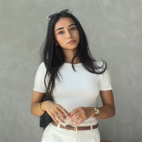 ЛОГОТИП • ФИРМЕННЫЙ СТИЛЬ • ПОЛИГРАФИЯ Saya Avad Один из любимых проектов 2024 фирменный