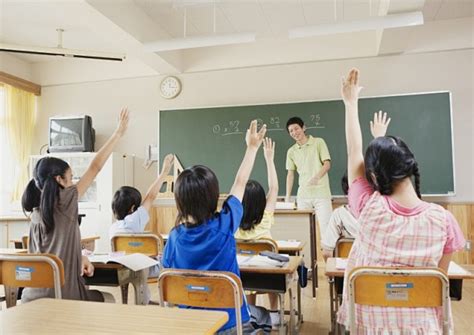 小学生快乐课堂图片