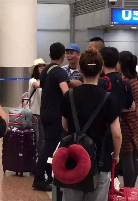 Trai H T Ng L Nh Nh Y C M B B T G P Nh Nhau Ch I Th N I C Ng C Ng